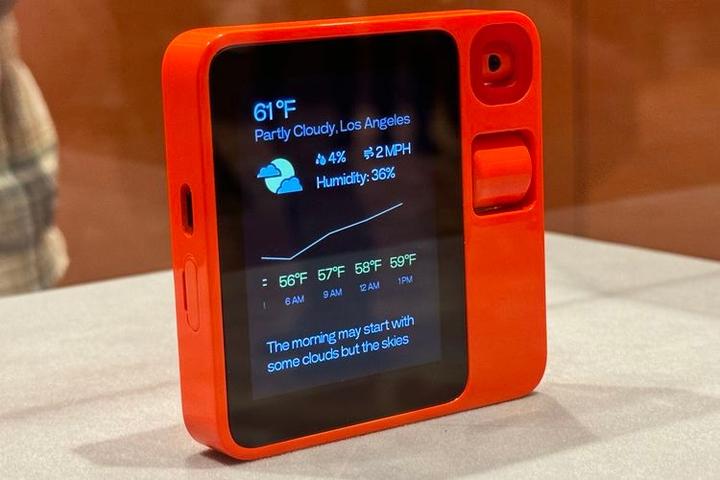 CES 2024：手持式AI设备Rabbit R1首日售出1万台 - 知乎