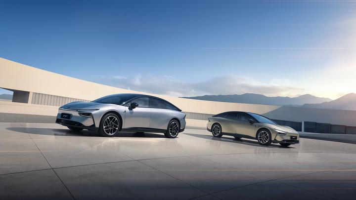 小鹏p7+大火，56E平替新选择！ - 知乎