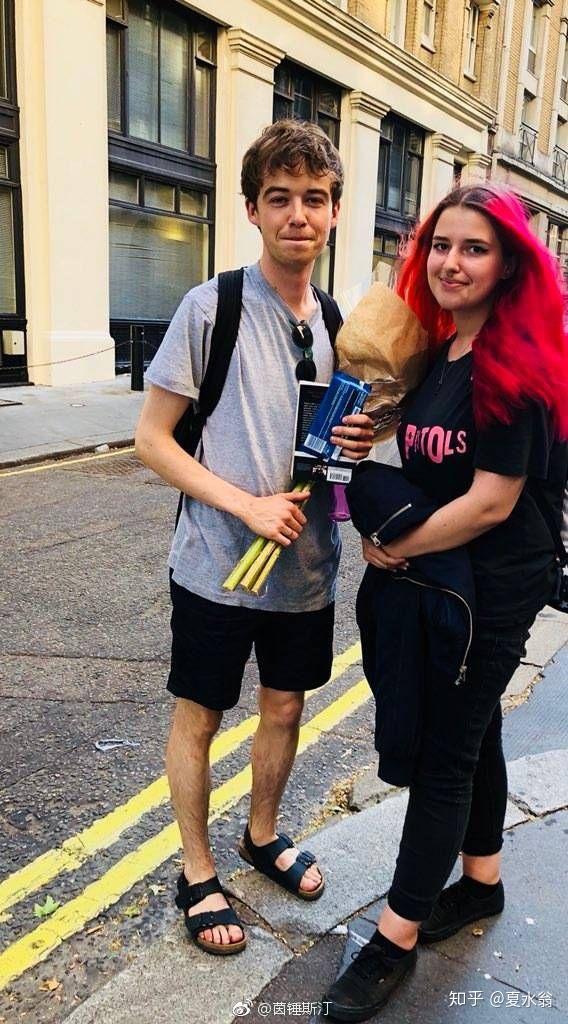 如何评价英国演员Alex Lawther？ - 知乎