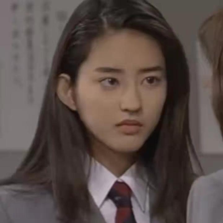 为什么很多女生化妆之后很油腻？ 知乎