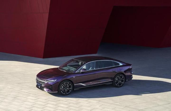 拳打56E，脚踢34C，25.28万的追光PHEV或成行政级轿车搅局者 - 知乎