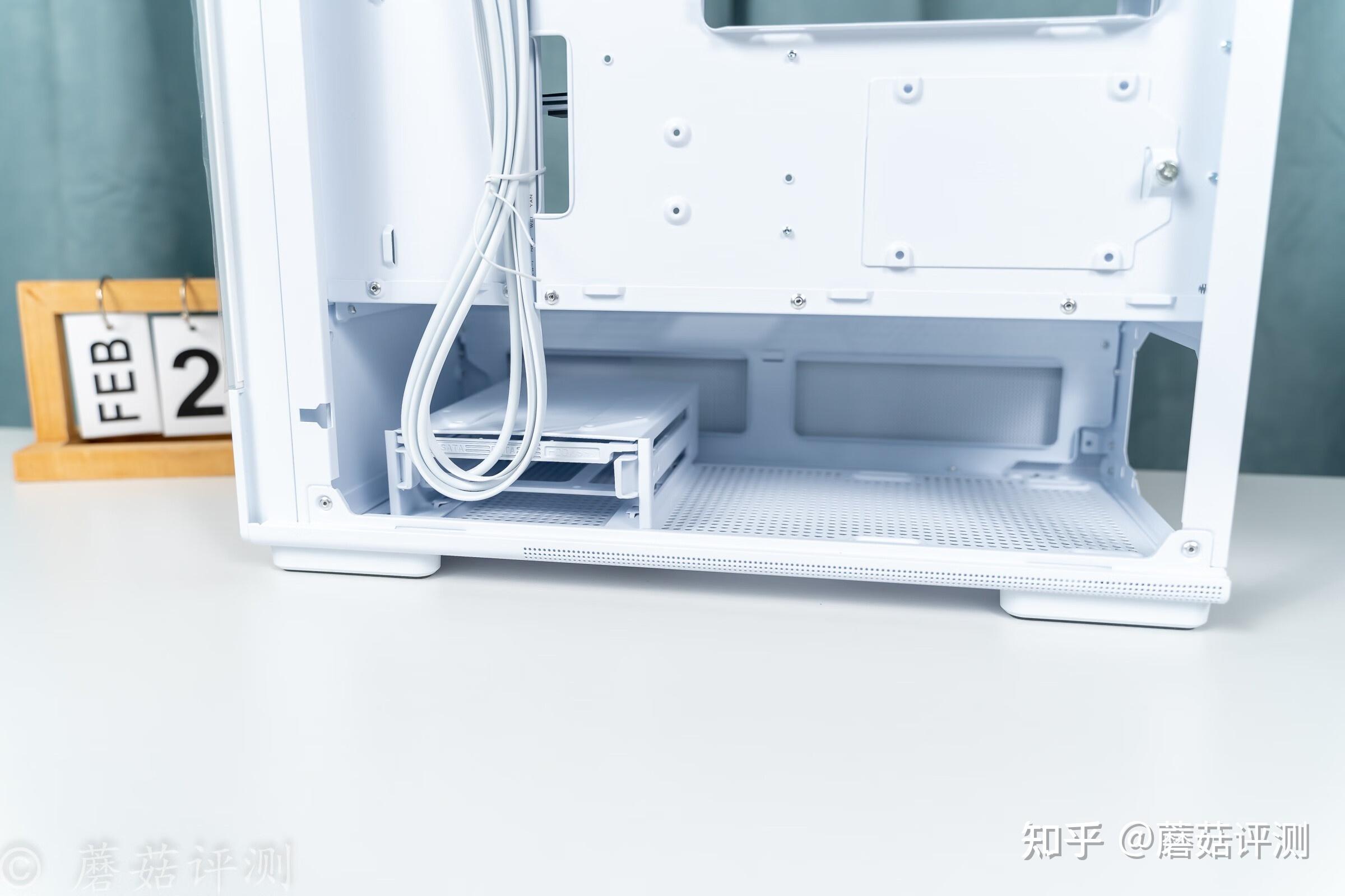 小巧精致，全景展示，效果震撼，爱国者（aigo）星璨小岚270°海景房机箱 评测