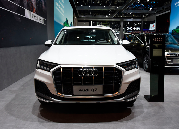 3.0T+8AT+四驱+空气悬架，5.9秒破百，奥迪Q7怎么样 - 知乎