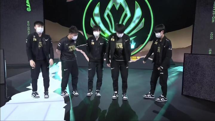 RNG与MAD首战对决，拿出全新体系，极致运营拉扯不给MAD喘息机会 - 知乎