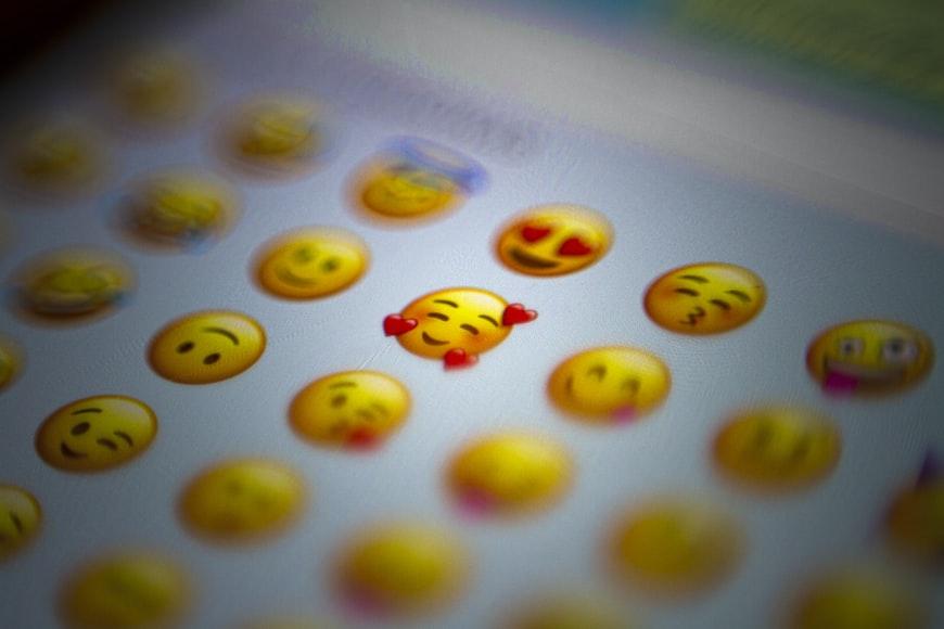 什么是「Emoji」，为什么大家越来越喜欢「Emoji」作为表达方式？ - 知乎