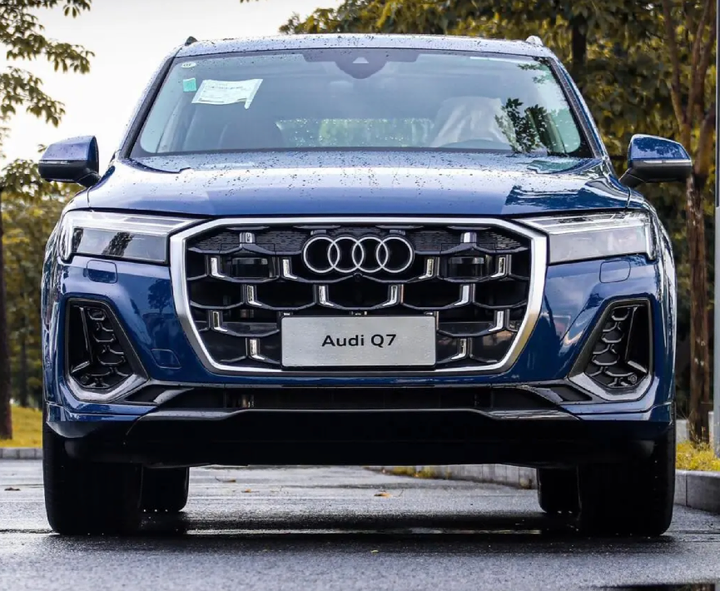 入门便宜2万3，增5座+标配矩阵大灯，新奥迪Q7还不如X5？ - 知乎