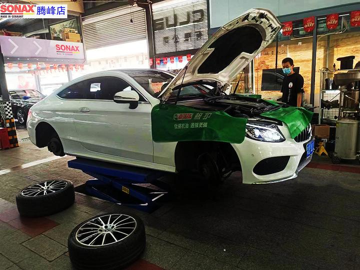 刹车保养案例：奔驰C200轿跑车保养/刹车保养更换刹车油 - 知乎