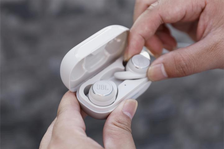 比小杨哥打下来的价格更香，JBL MINI NC耳机是否值得一试？ - 知乎