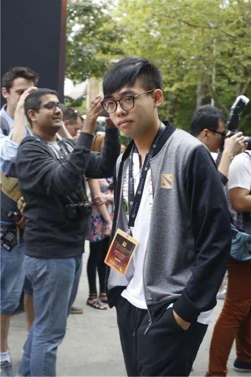 EMO第一中单，小象板命了！kaka：和AME差点做队友，第二个Major不放水 - 知乎