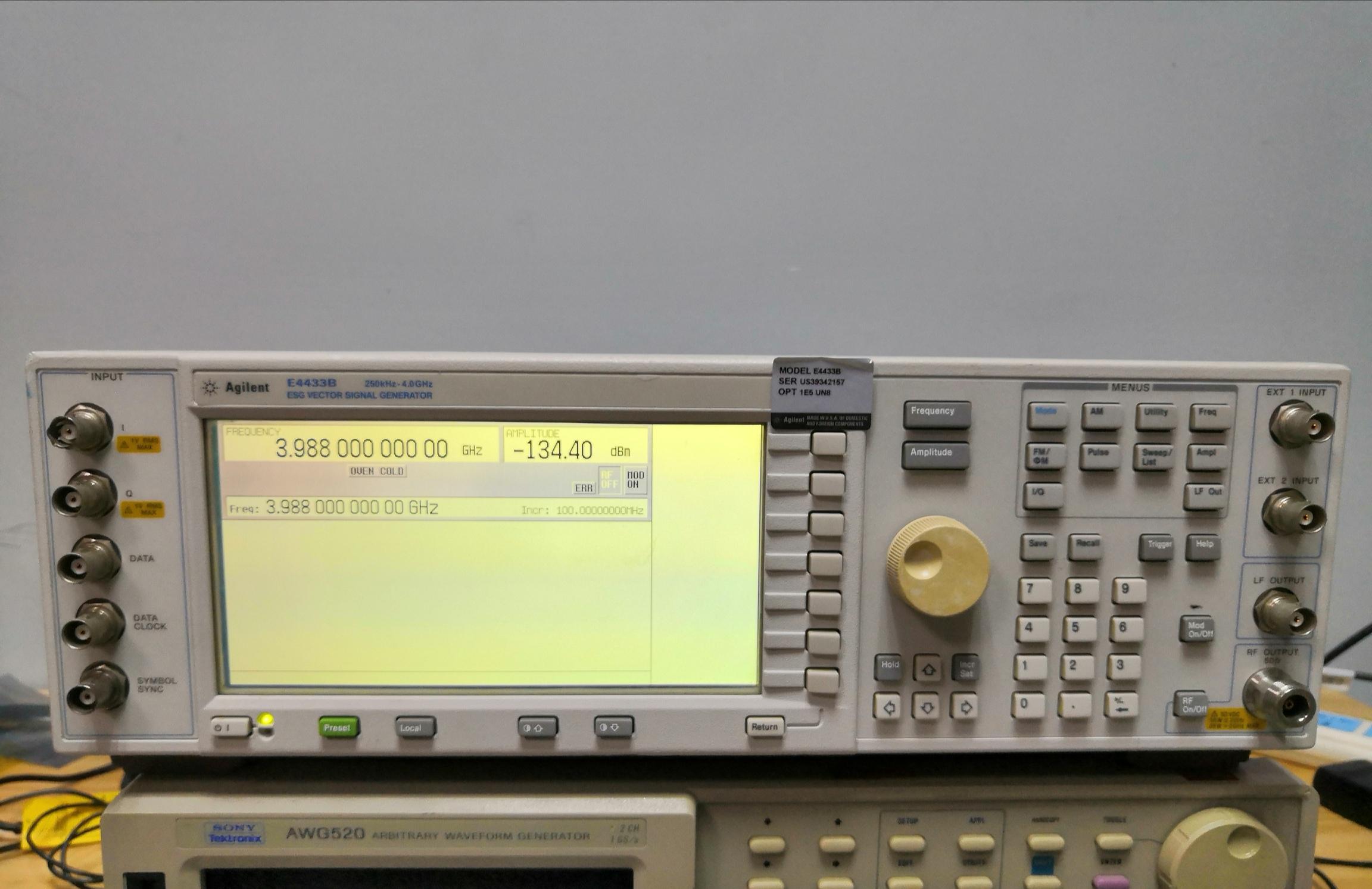 Agilent安捷伦E4433B信号发生器 - 知乎