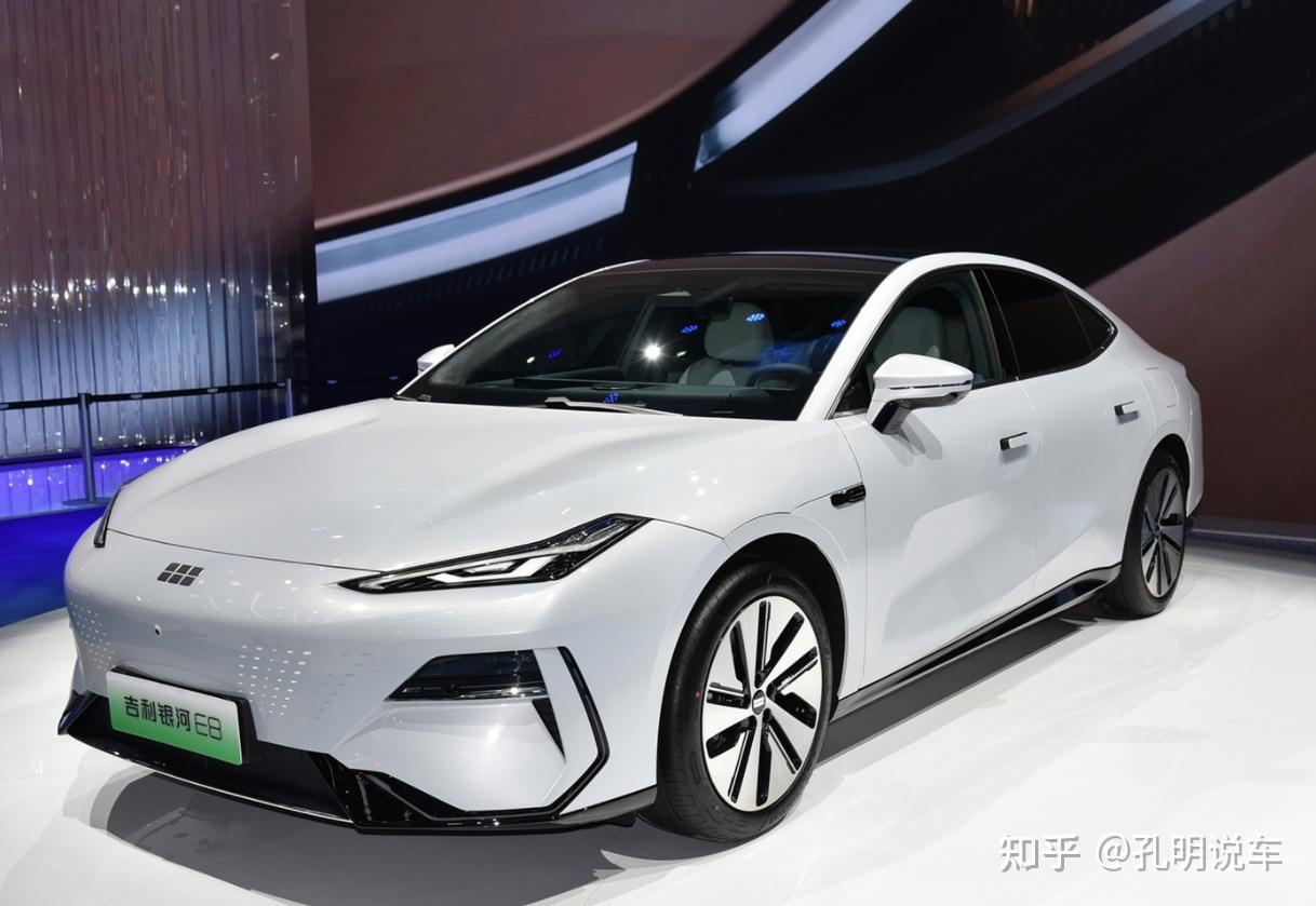 17.58万起，吉利银河E8要当“价格屠夫”，标配45寸夸张大屏 - 知乎