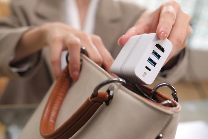 Cyberize玲珑坞：办公出行，一个足矣 - 知乎