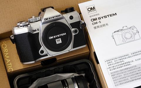 奥林巴斯 OM5 和 EM13，选哪个?