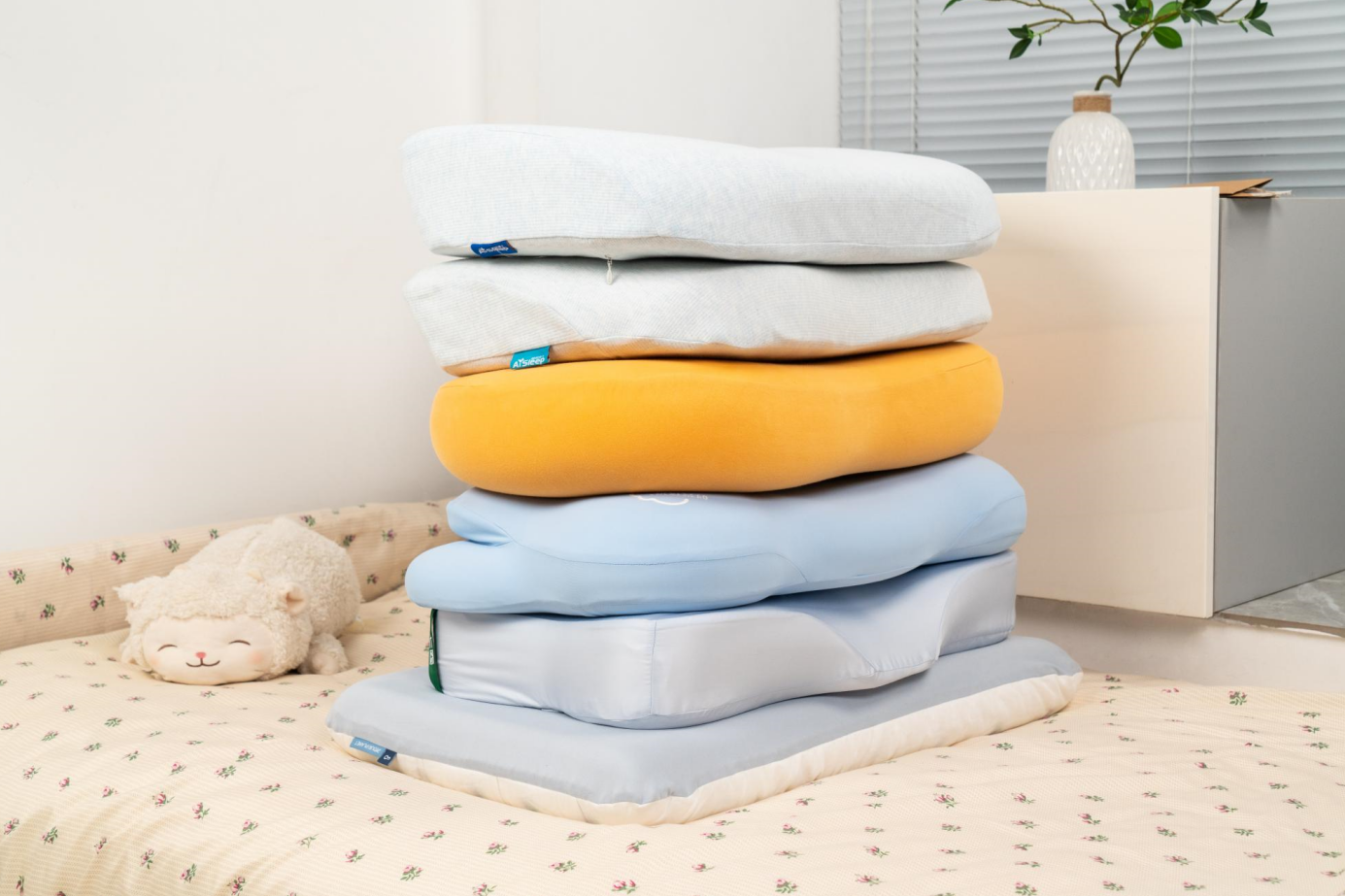 如何选择适合自己的枕头？2023年枕头指南 | 睡眠博士、亚朵、时光存折、7C等热门枕头分享