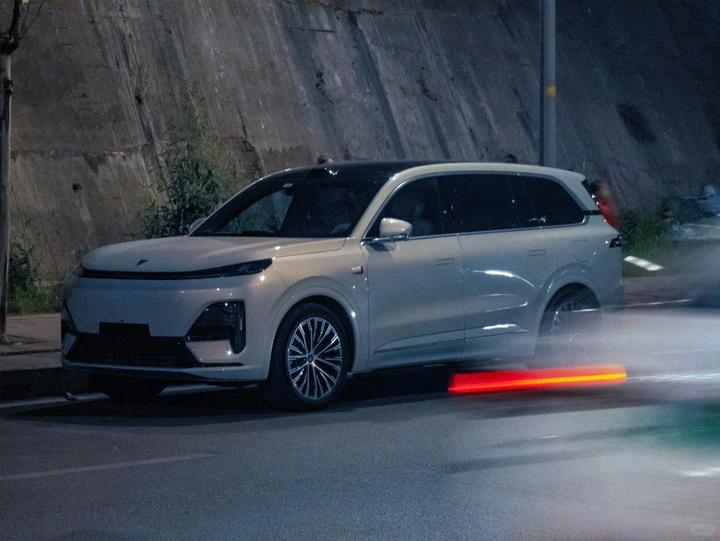 深蓝S09正式发布：30万级大六座SUV开启智能家庭出行新纪元 - 知乎