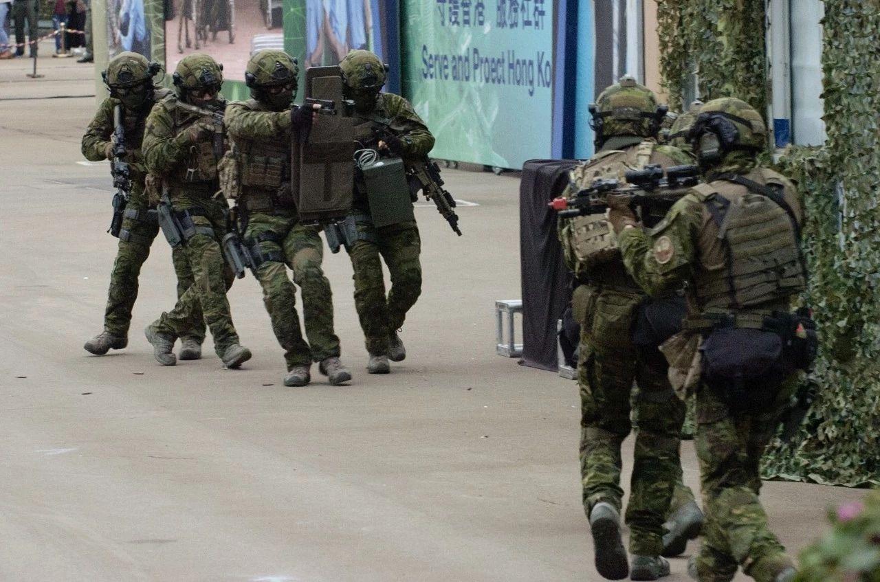 哪些国家的特警或执法单位装备了JPC一代或者2.0的战术背心？ - 知乎