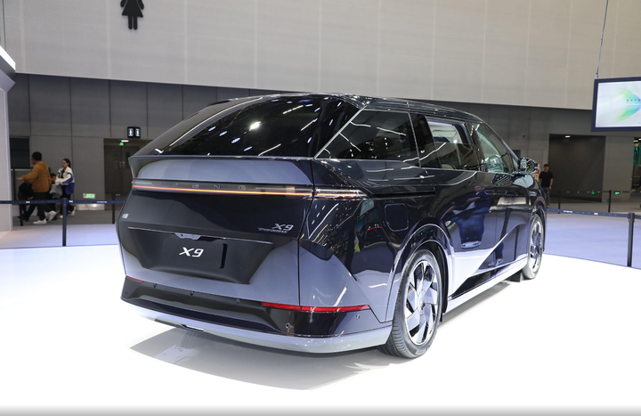 起步预售38.8万，小鹏X9定价还算克制，MPV圈子不应该太飘 - 知乎