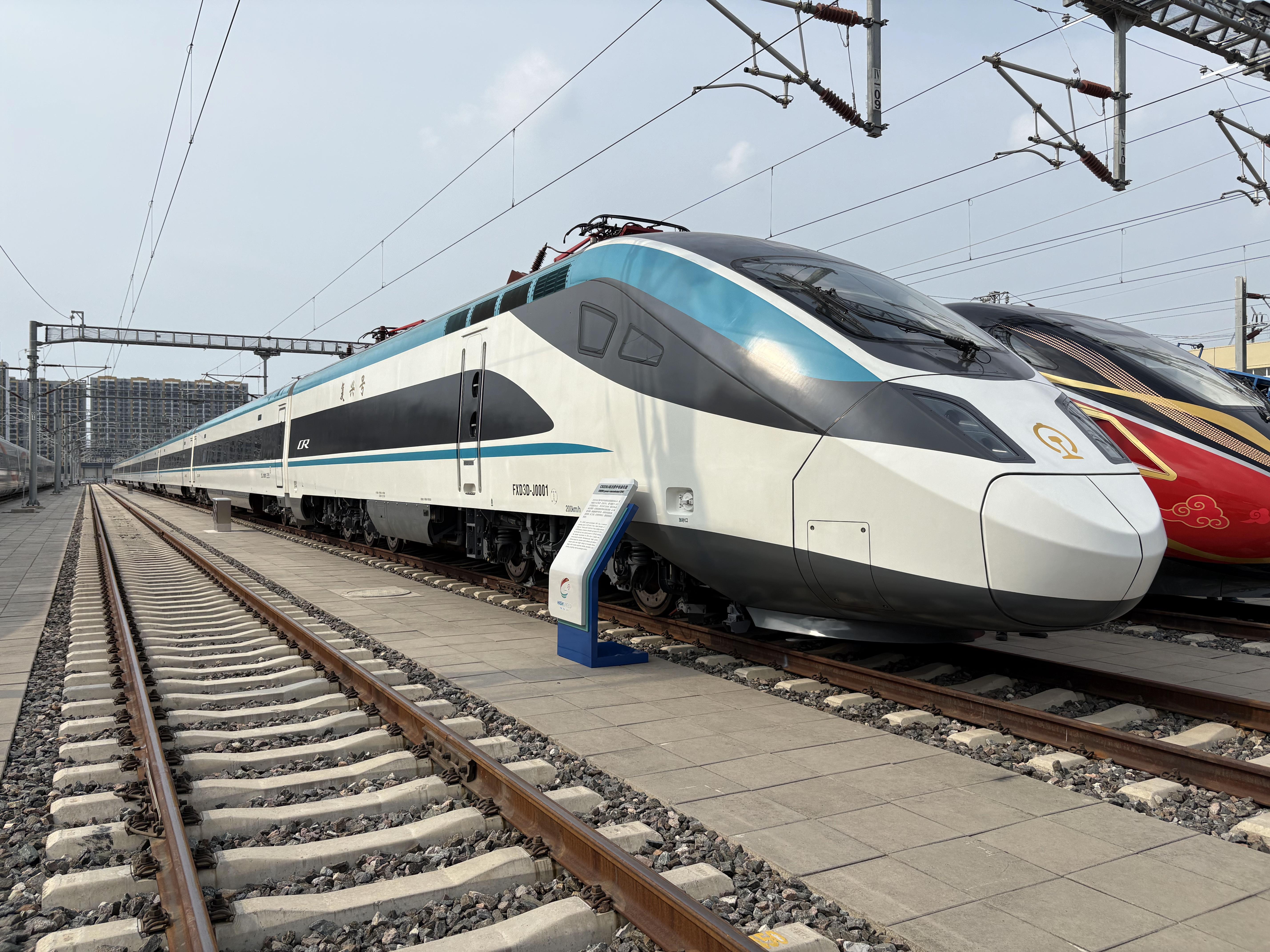 从 CR400 到 CR450，中国高铁有何改进？会如何影响未来出行方式？能代表世界高铁发展方向吗？ - 知乎