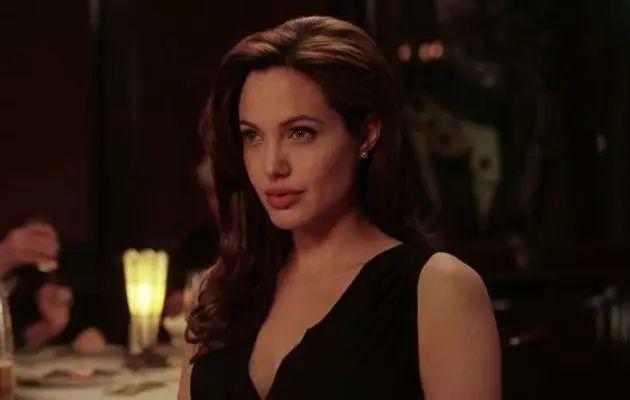Angelina Jolie：她的生活比她的代言更肆意奔放 - 知乎