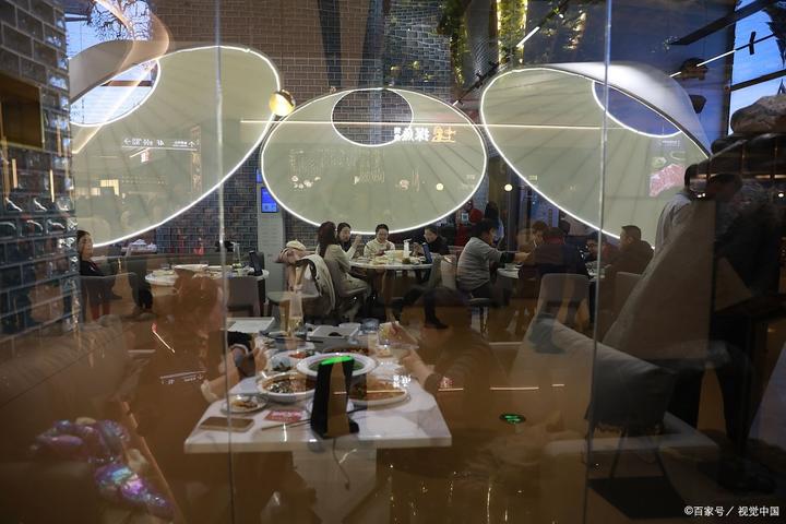 让美食体验更上一层楼——餐厅LED显示屏的魅力 - 知乎