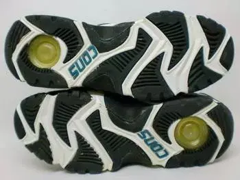 詹皇眼中怪物，锡安未来模板，鞋王儿时偶像——「大妈」拉里·约翰逊和他穿过的匡威（上） - 知乎