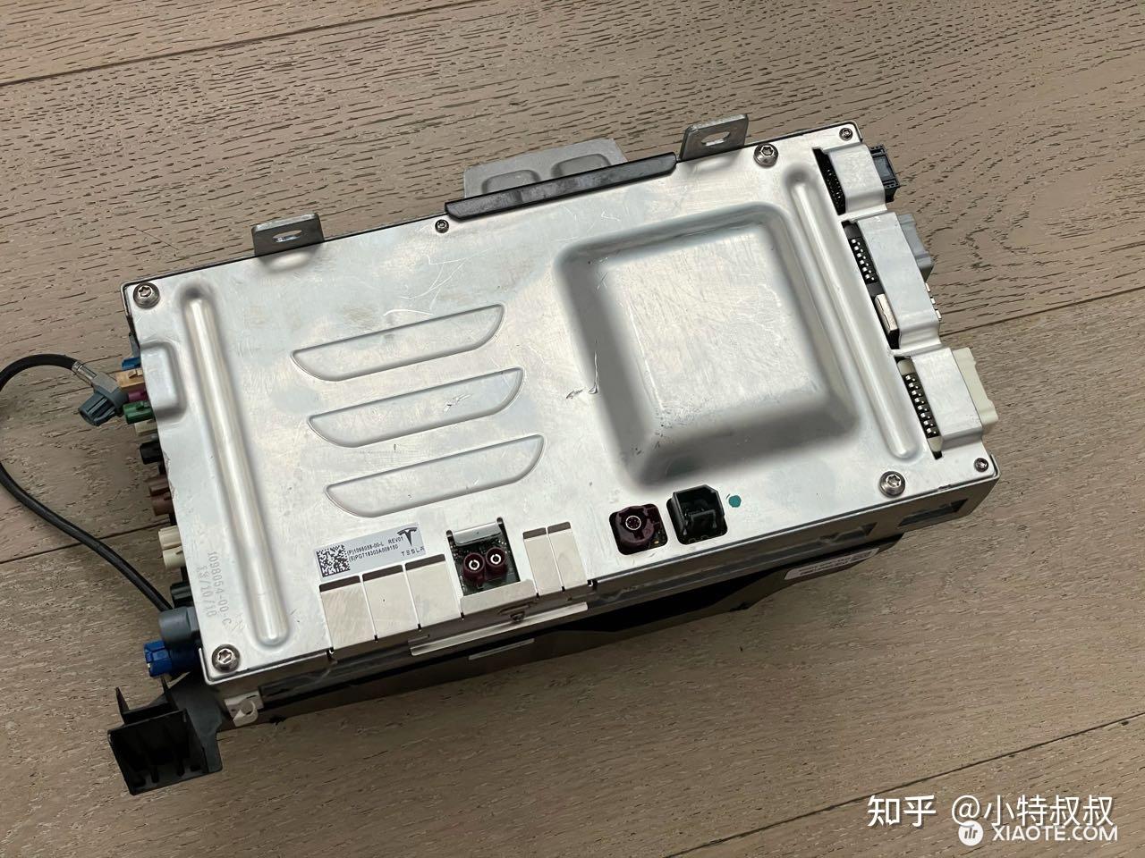 【硬核】我搞了台特斯拉 Model 3 电脑，并且拆了它 - 知乎