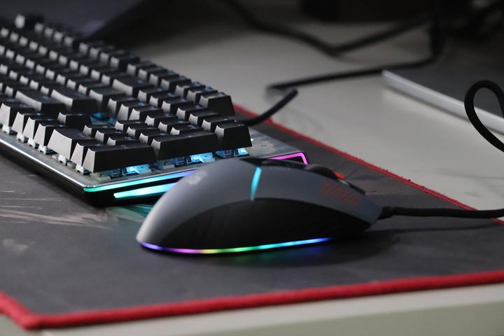 电竞良品，免驱调校师！双飞燕血手幽灵ES52Pro体验 - 知乎