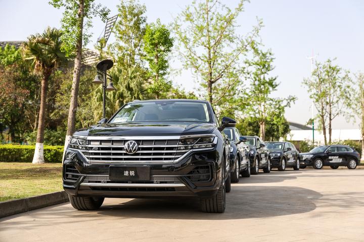 试驾大众途锐：3.0T+8AT的动力，给你即刻远征的底气 - 知乎