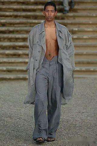 永远热泪盈眶的叛逆少年，一起回顾Raf Simons 27年设计生涯的经典时刻。 - 知乎