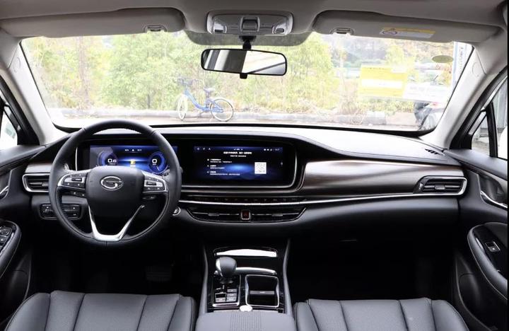 国产B级车之战：传祺GA6对比奔腾B70 - 知乎