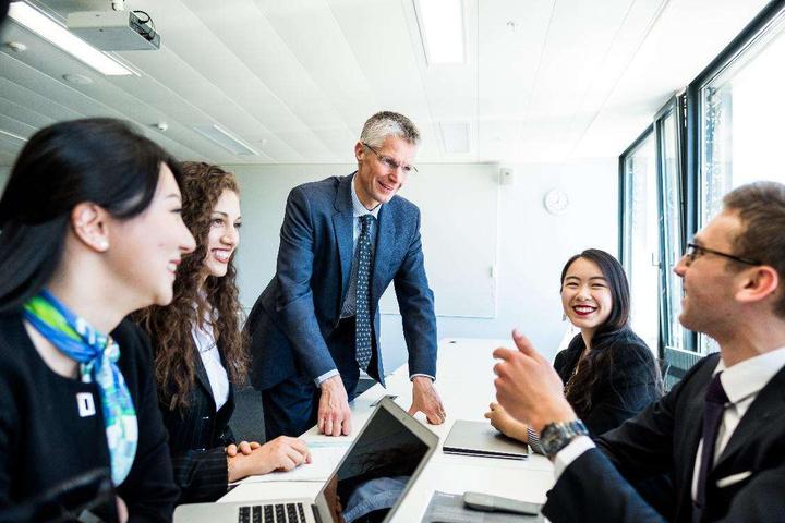 「客户案例」教育机构应用JINGdigital的微信平台直播功能,公众号互动率涨幅超200% - 知乎