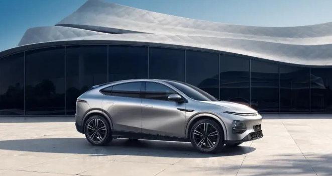 纯电溜背轿跑SUV大对决，当R7碰上G6，你会选谁？ - 知乎