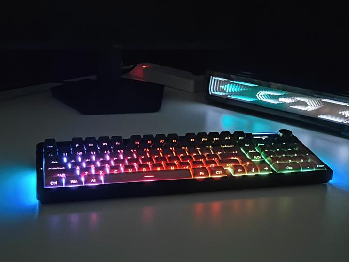 侧刻键帽 + RGB 灯效：凌豹 K98Pro 把颜值直接焊在键盘上 - 知乎