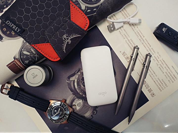 便携随身不断电，爱国者充电宝aigo X10P体验 - 知乎