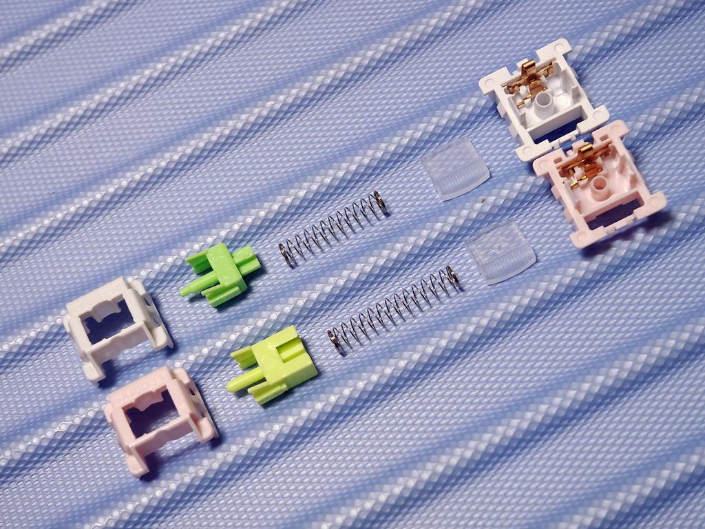 侧翼流光灯带+二次元IP设计加持！凌豹K98三模Gasket机械键盘体验 - 知乎