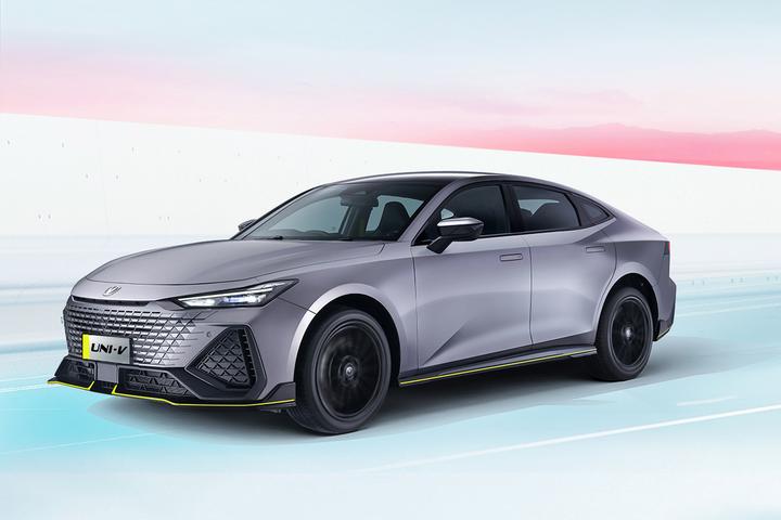 2.0T+8AT标榜性能 14万元的UNI-V能得到什么？ - 知乎