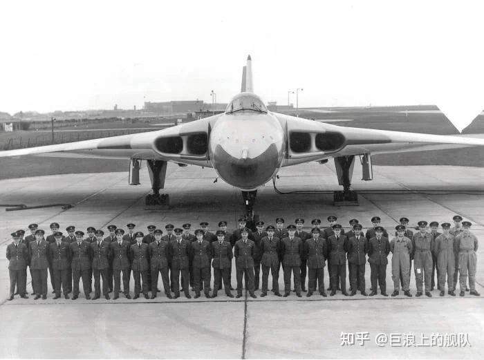 英国 阿夫罗 火神式 Vulcan 战略轰炸机 - 知乎