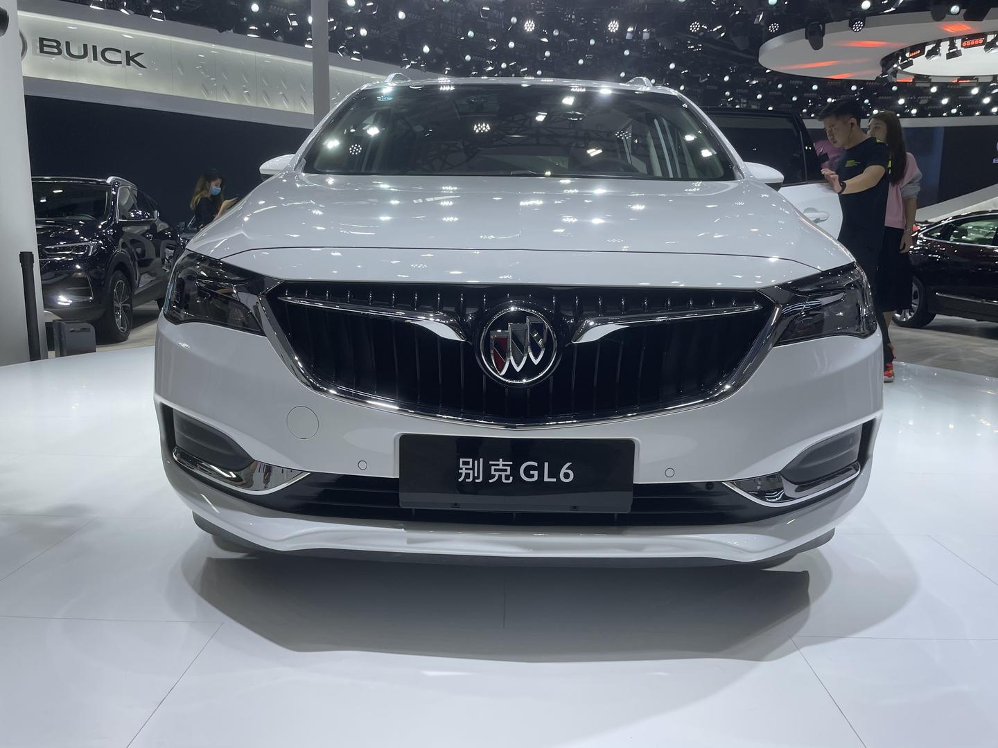 搭载一体式连屏，新增48V轻混系统，2021款别克GL6广州车展实拍 - 知乎