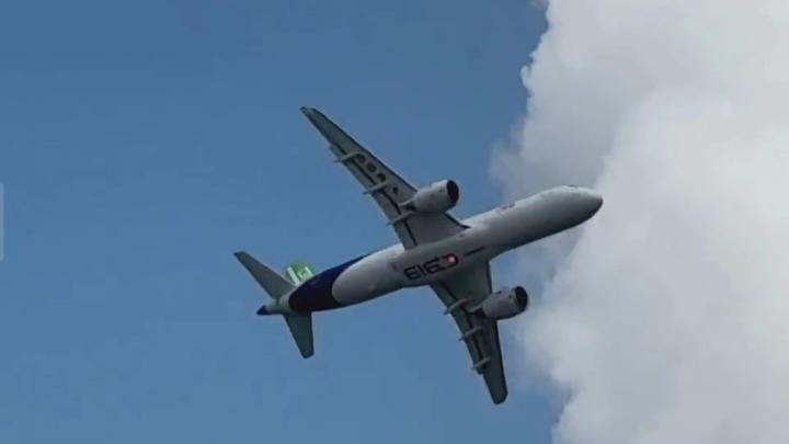 C919完成国外飞行表演首秀！ - 知乎