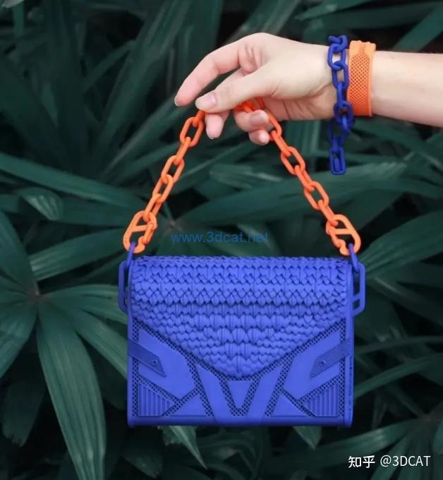 尼龙3D打印的蓝色手提包上市 - 知乎