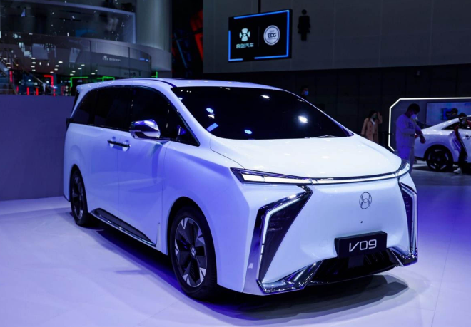 合创V09惊艳现身，乍一看百万级MPV，真的有这实力吗？ - 知乎