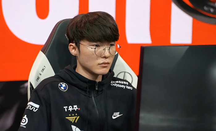 T1双杀EDG头名晋级，赛后Faker表情亮了，一个举动证明他还是王 - 知乎