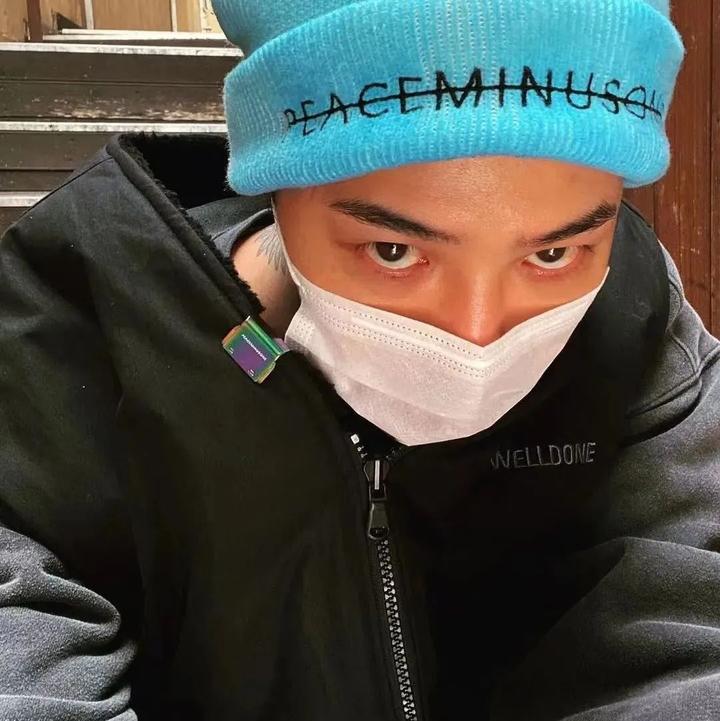 G-Dragon个人品牌peaceminusone推出2023新品 - 知乎