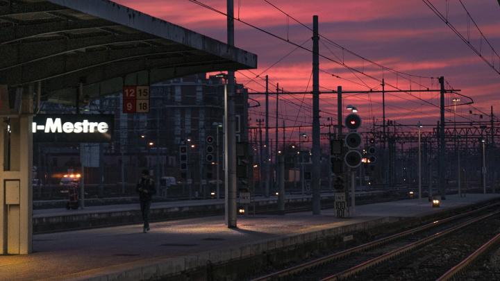 有没有大佬帮我对这段python敲击钢琴的代码做个优化？以及生成的波动函数有些问题，该怎么改涅？ - 知乎