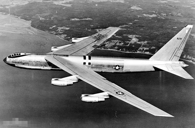 服役近70年的B-52战轰对美军意味着什么？ - 知乎