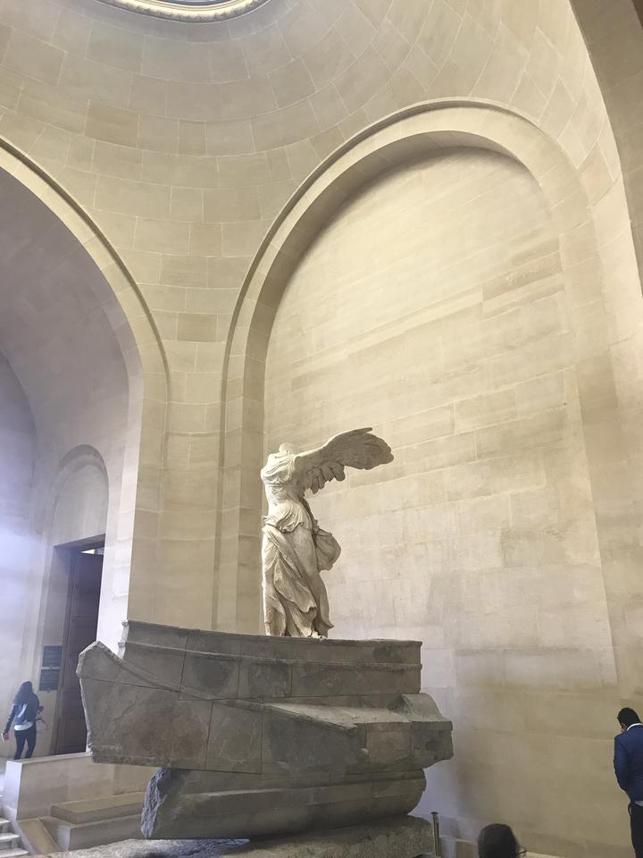 卢浮宫的镇馆三宝之一：萨摩色雷斯的胜利女神像 - 知乎