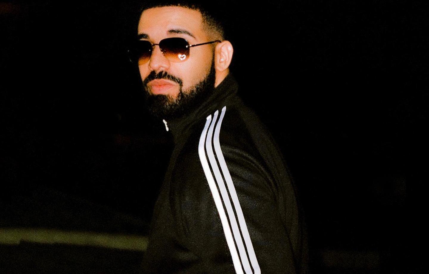 极度离谱！Drake竟给TT里放辣椒酱，直接烧伤女模特 - 知乎