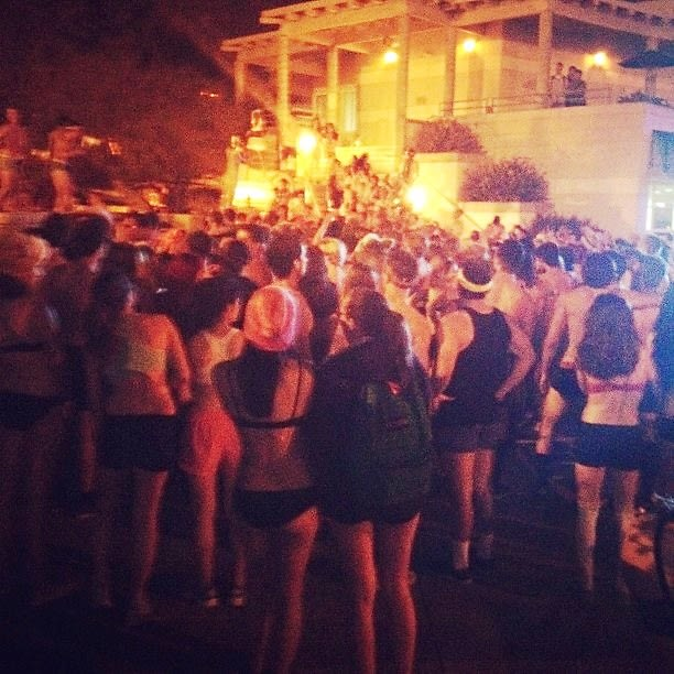 科普 | 北美公立Top1的UCLA期末周大裸奔？ - 知乎