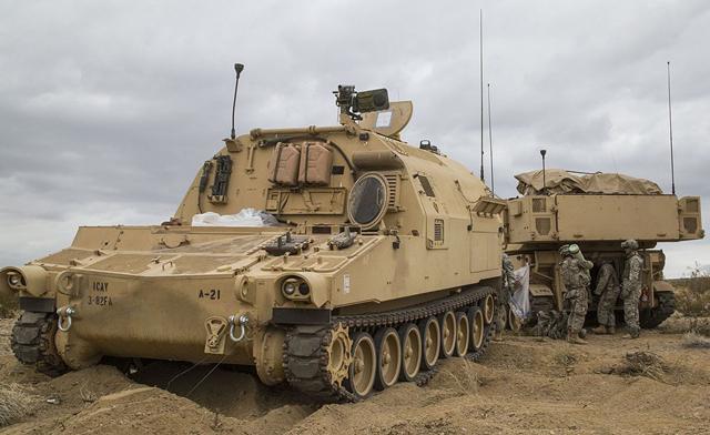 自行榴弹炮的保姆车，M992炮兵弹药补给车 - 知乎