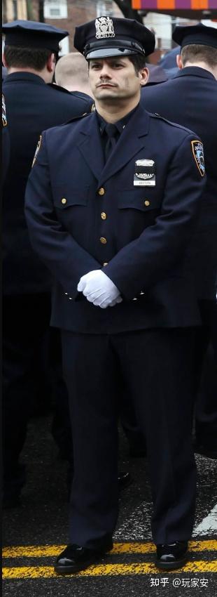 细谈如何区分纽约警察NYPD的警衔警服 - 知乎